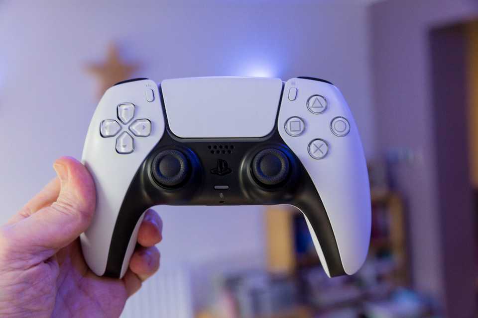 PS5 DualSense vs DualSense Edge: Key differences