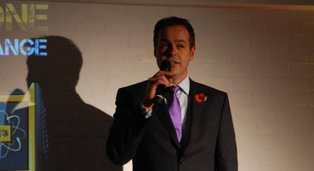 Peter Jones talks BlackBerry, iPad and pitching apps
