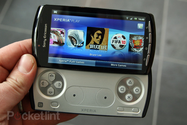 Sony Ericsson Xperia Play lands - with 60 games