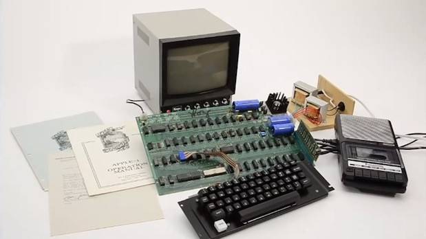 Apple-1 sells for record $666,000