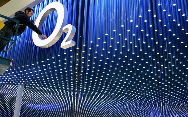 Three to buy Telefónica's O2 in £10.25 billion deal