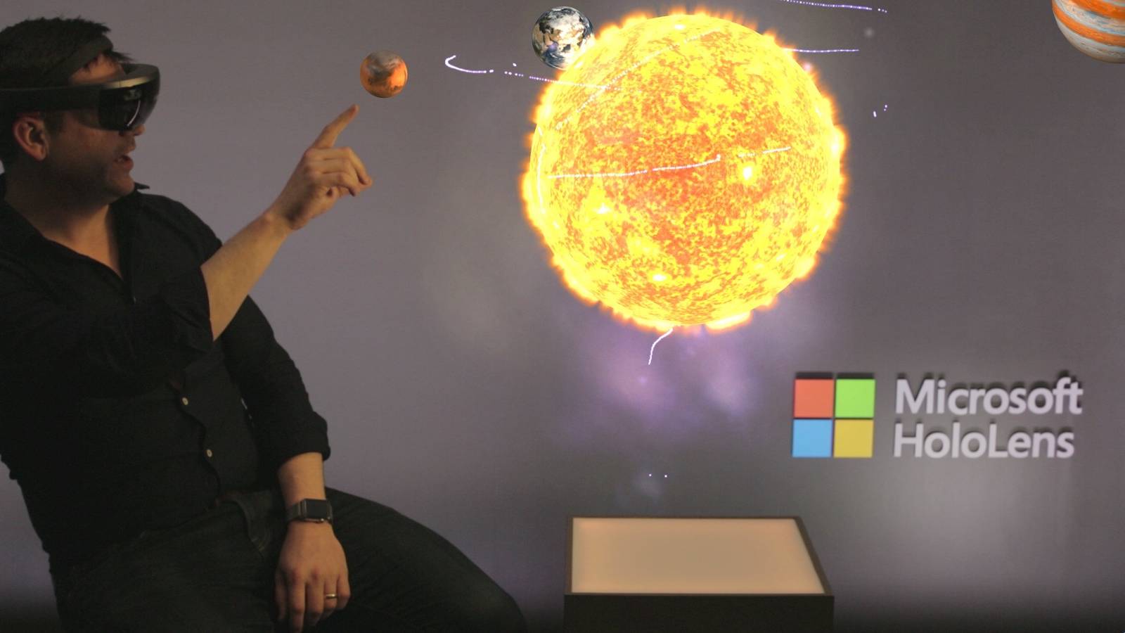 Microsoft HoloLens preview: An augmented vision that's still very much ...