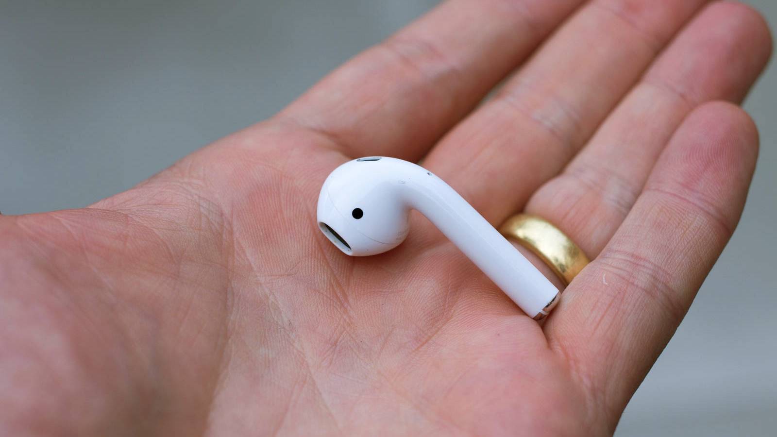 Apple AirPods might one day add biometric, fitness tracking tech