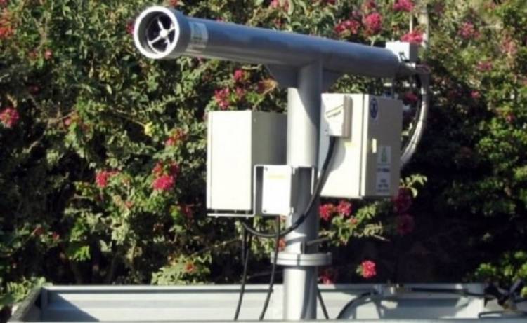 32 interesting and incredibly futuristic weapons and modern fighting ...