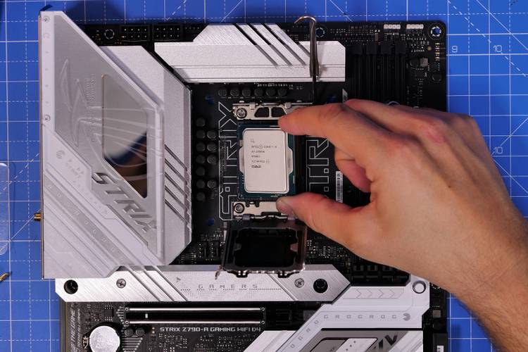 How to build and upgrade your own extreme gaming PC