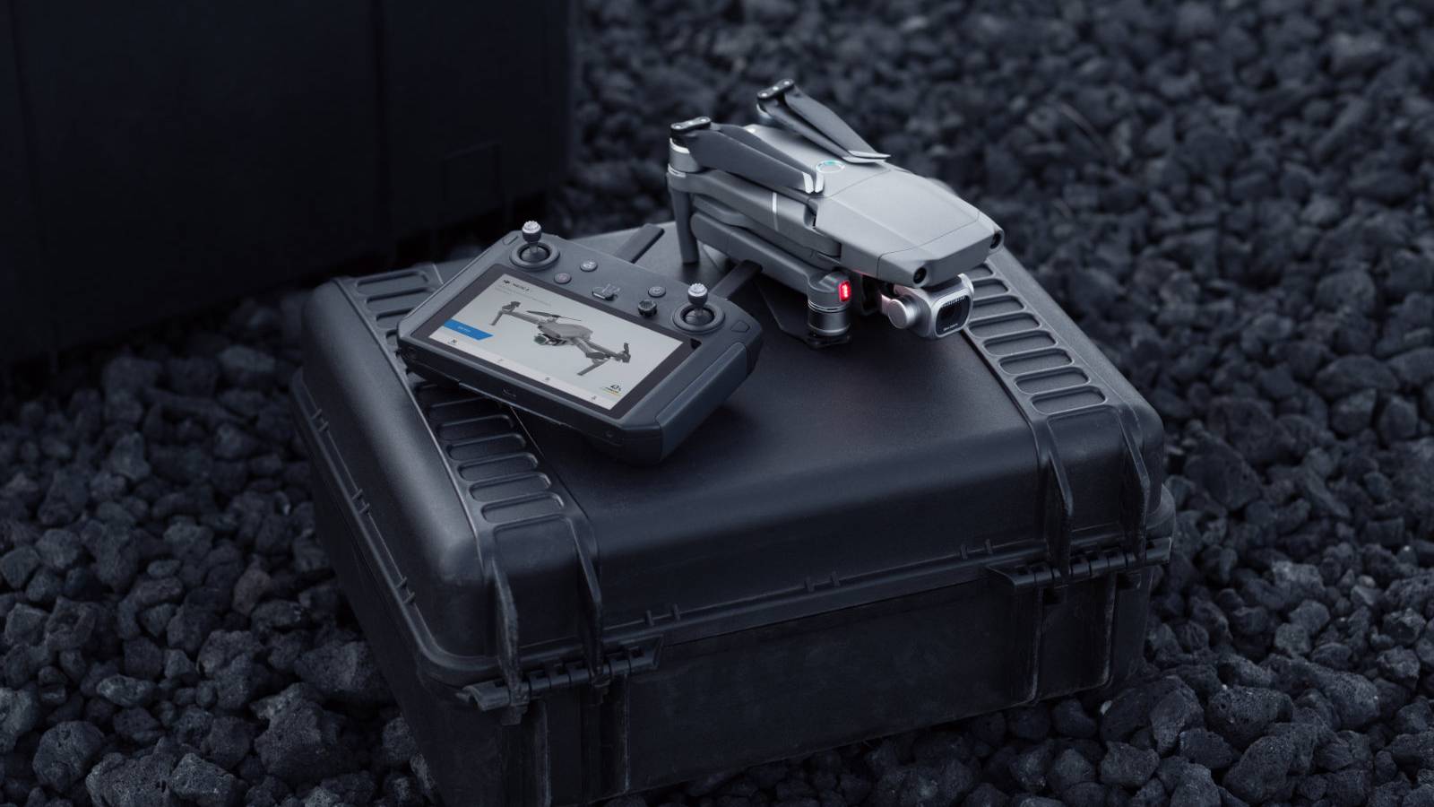 A new DJI Mavic controller has a built in screen