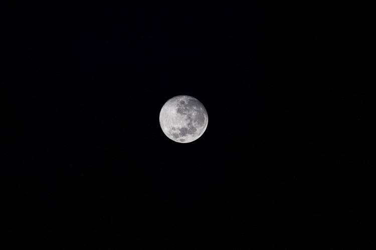 Amazing images of our moon in all shapes and sizes