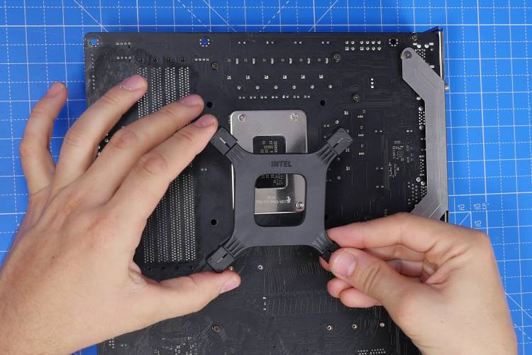 How to build a mid-range gaming PC