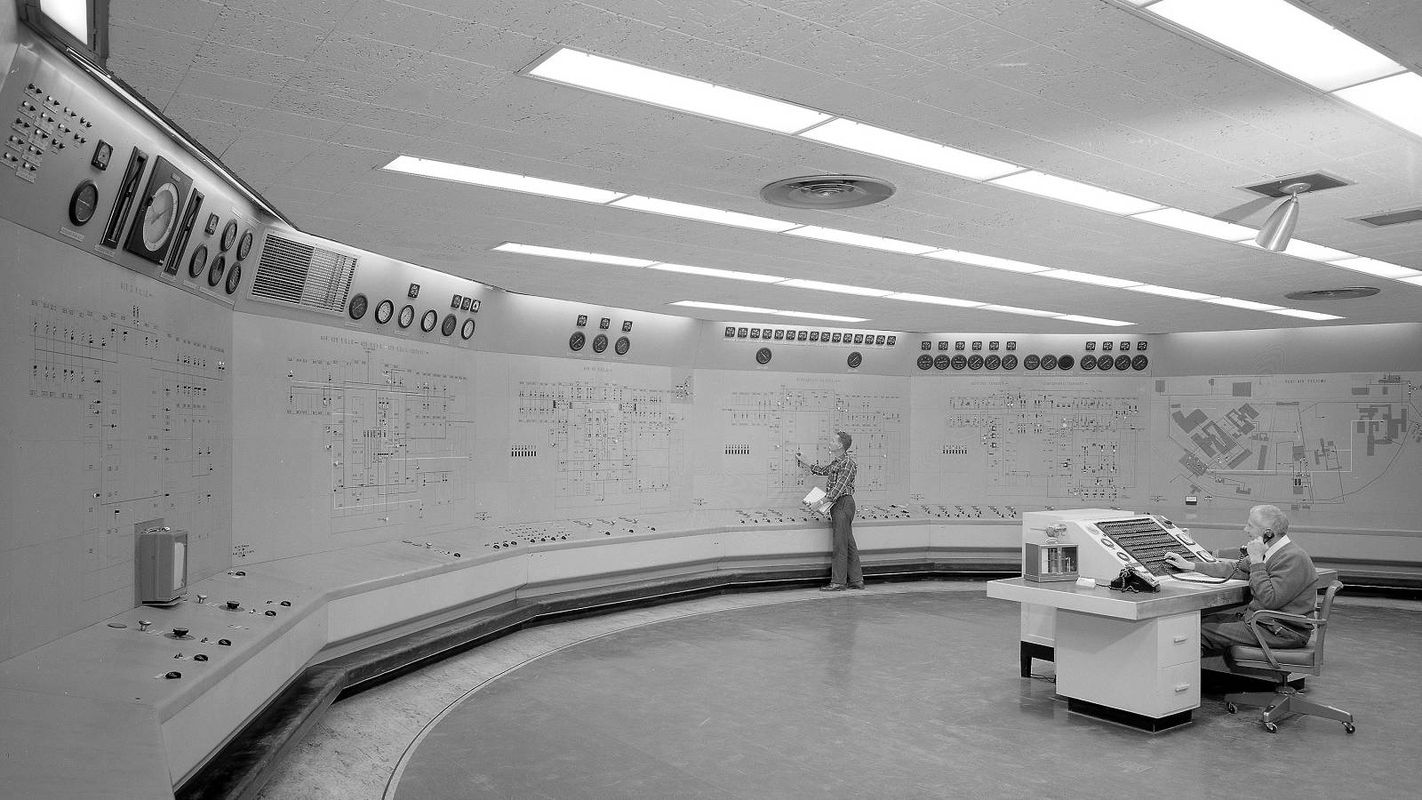 Satisfying photos of classic and modern control rooms