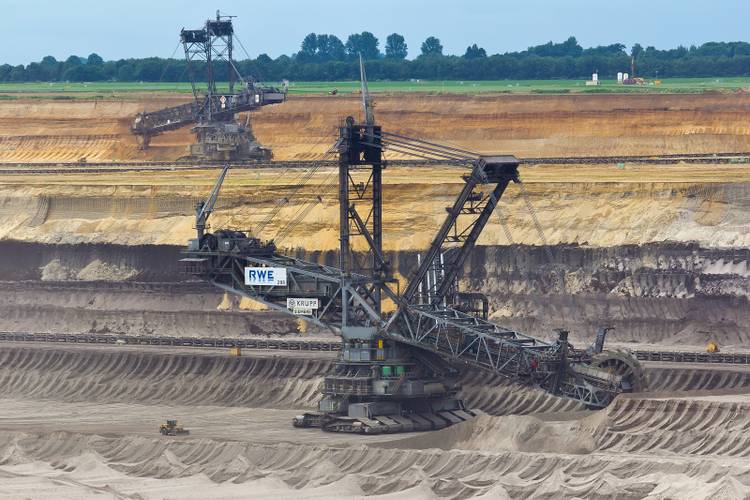 15 of the largest machines and vehicles you've ever seen