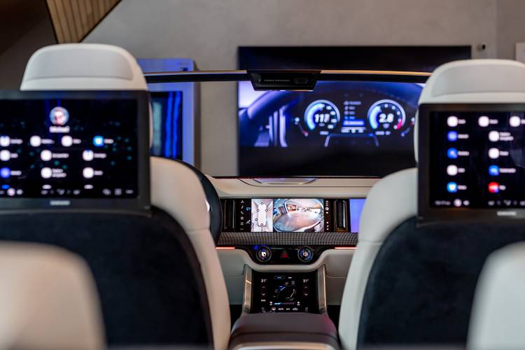 Inside Samsung's incredible new London 'experience space' - Samsung KX