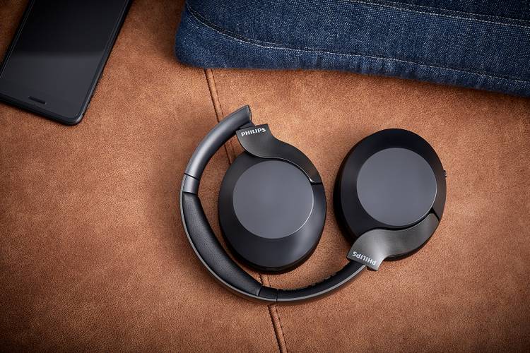 Philips PH805 headphones offer ANC for less than Bose and Sony