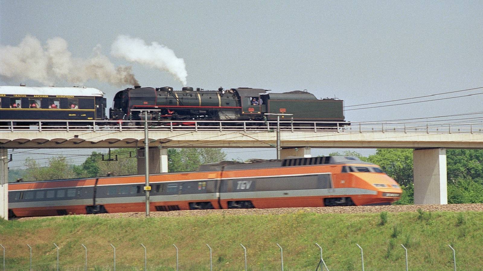 18 of the fastest trains around: World record breaking trains