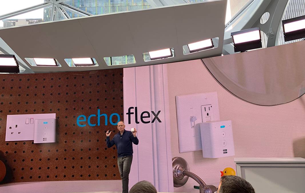 Amazon Echo Flex is a speaker wall plug with Alexa, pre-order now