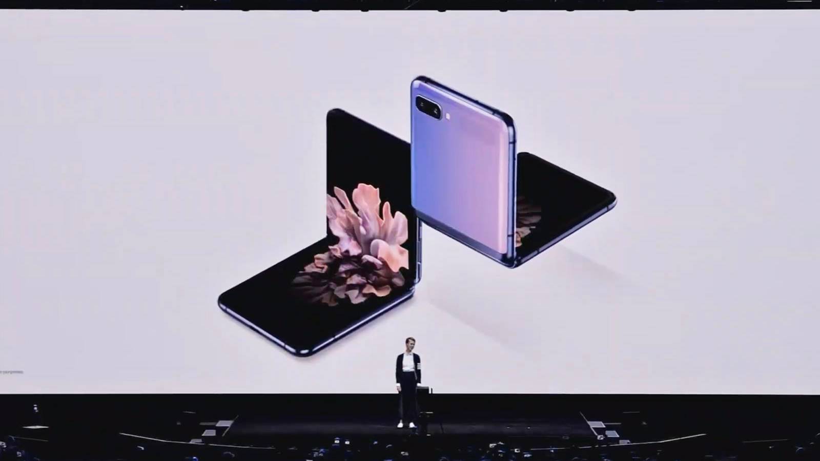 Samsung Galaxy Z Flip is here! Clamshell foldable now official