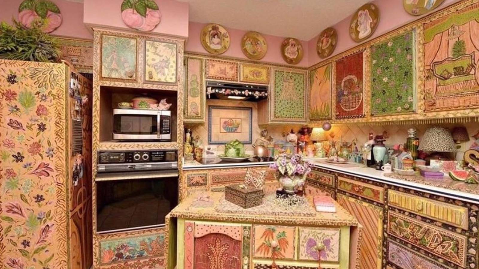 These crazy interior decor disasters will leave you cringing