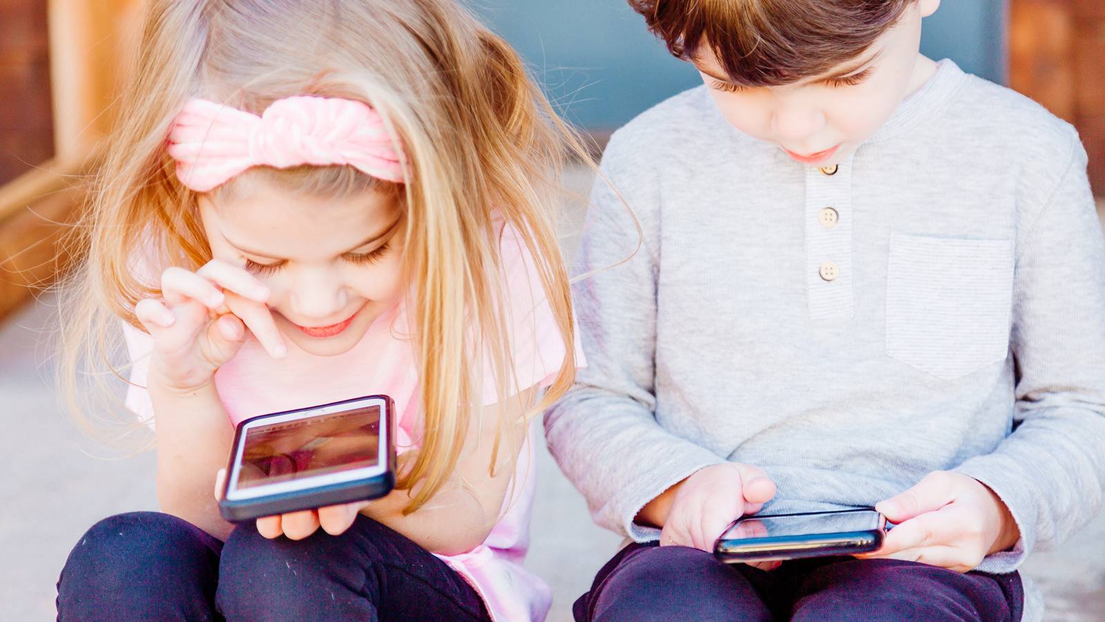 Google's Read Along app helps teach kids at home how to read