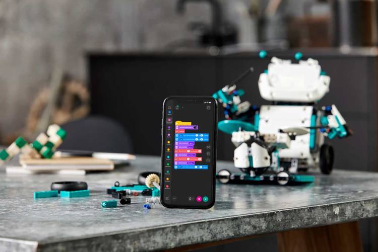 New Lego Mindstorms set lets kids build and code five robots