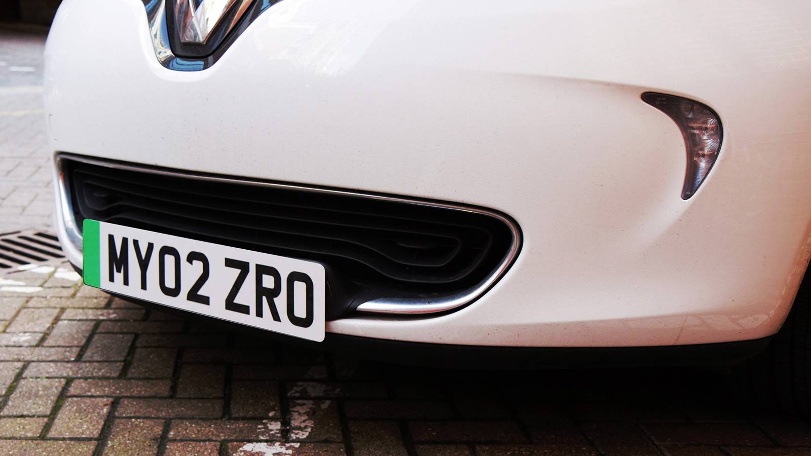 UK to issue green number plates to EVs from autumn