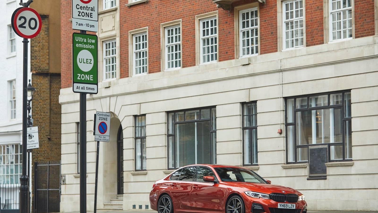 BMW eDrive Zones debut in the UK: Auto-switches hybrid cars into ...