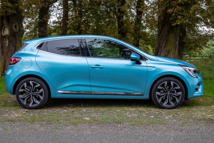 Renault Clio E-Tech Hybrid review: C'est magnifique!