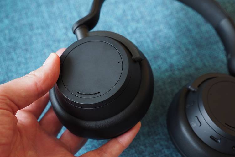 Microsoft Surface Headphones 2 review: Back In Black