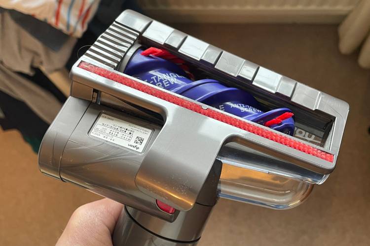 Dyson V15 Absolute Detect review: Living in laser dreams