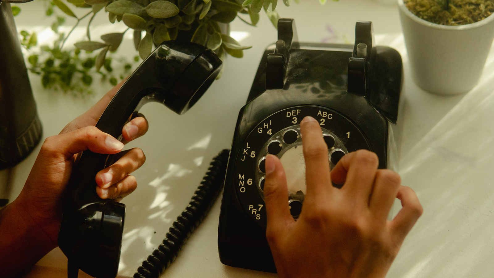 5 Best Cell Phone Number Lookup with Name