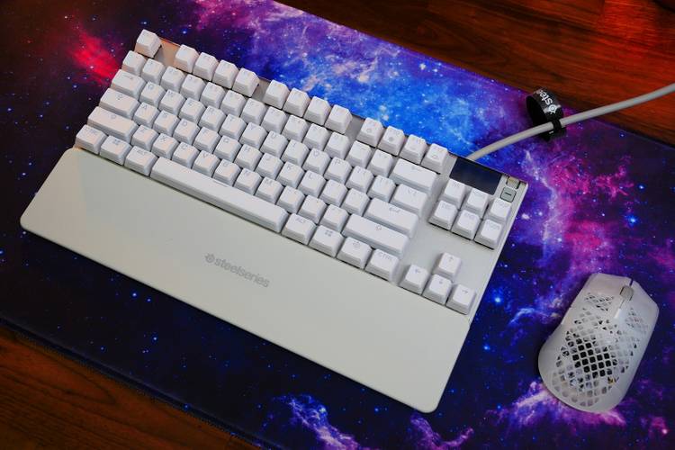 SteelSeries Apex 7 Ghost review: Spookily good