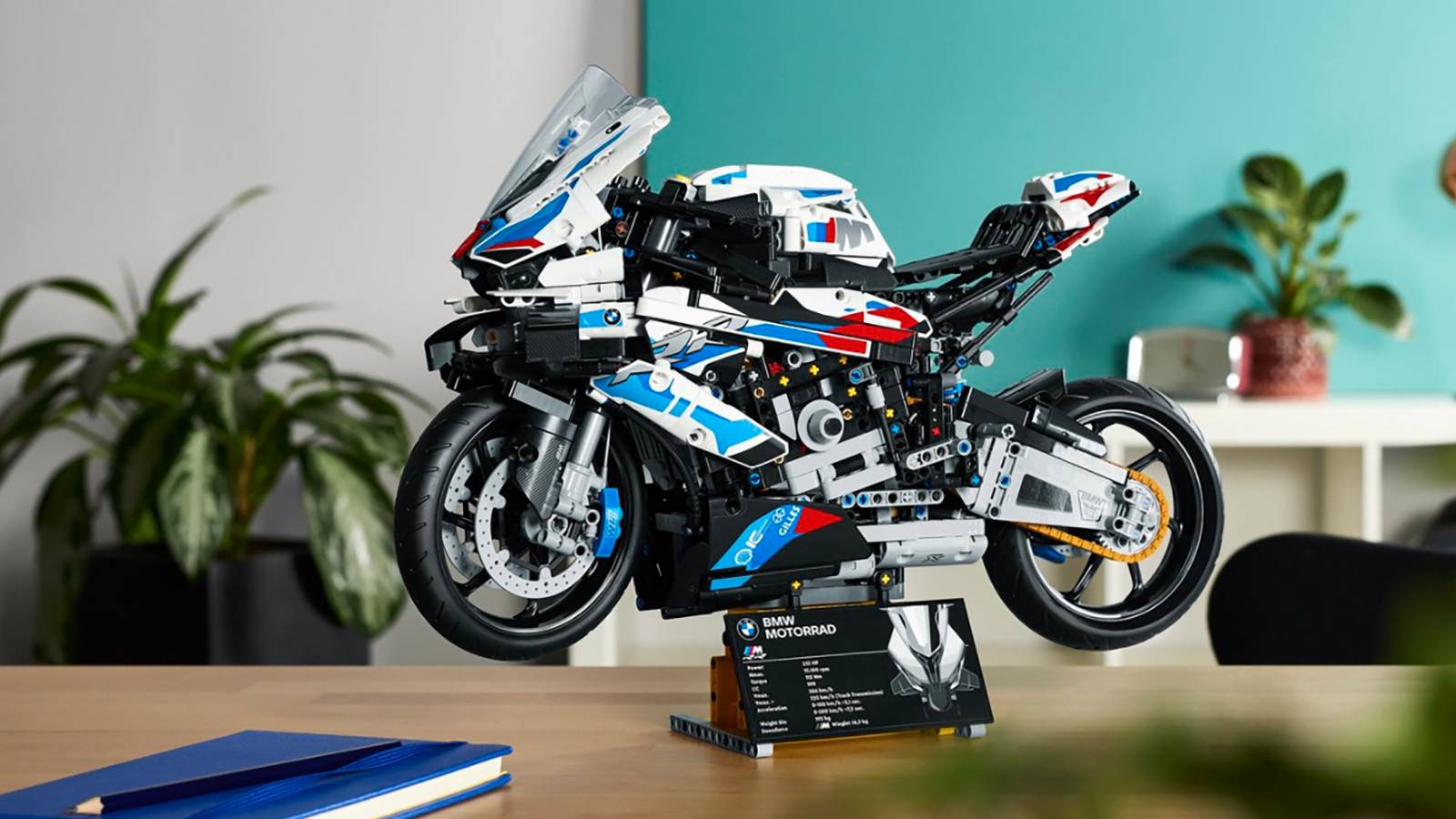 Lego Technic made a BMW M 1000 RR motorbike replica