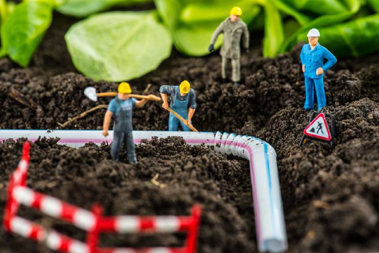 This amazing artist uses tiny figures to create brilliant mini worlds