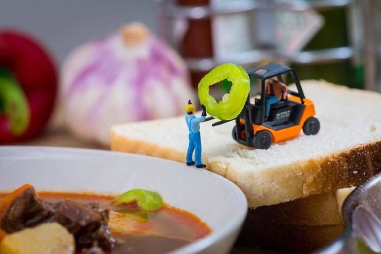 This amazing artist uses tiny figures to create brilliant mini worlds