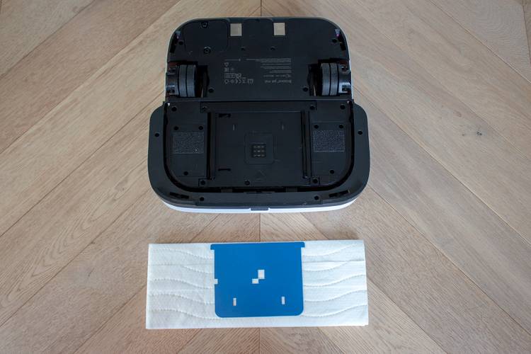 iRobot Braava Jet M6 robot mop review