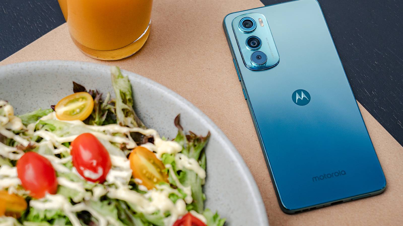 Motorola announces Edge 30, its latest mid-range phone