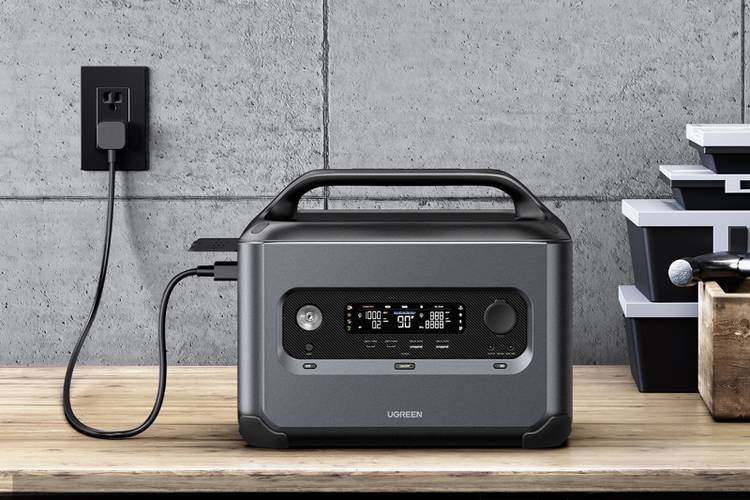 How the Ugreen PowerRoam 1200 power station keeps you charged for any ...