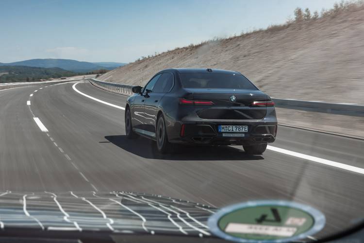 I drove BMW's next-gen self-driving car, and it taught me everything ...