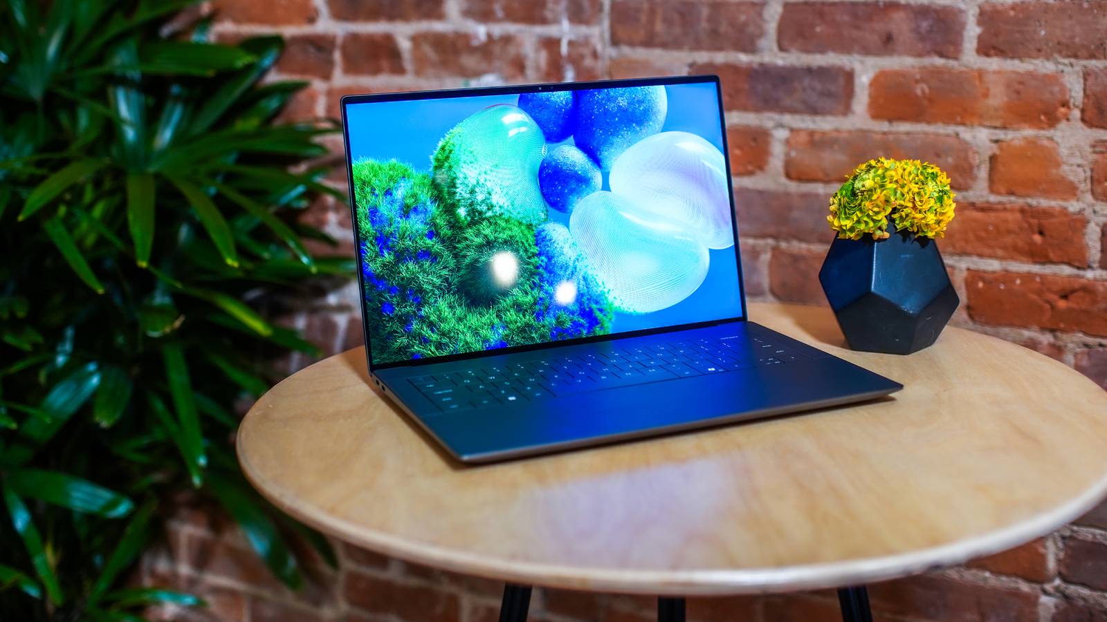 Dell's newest XPS laptops are available to order right now