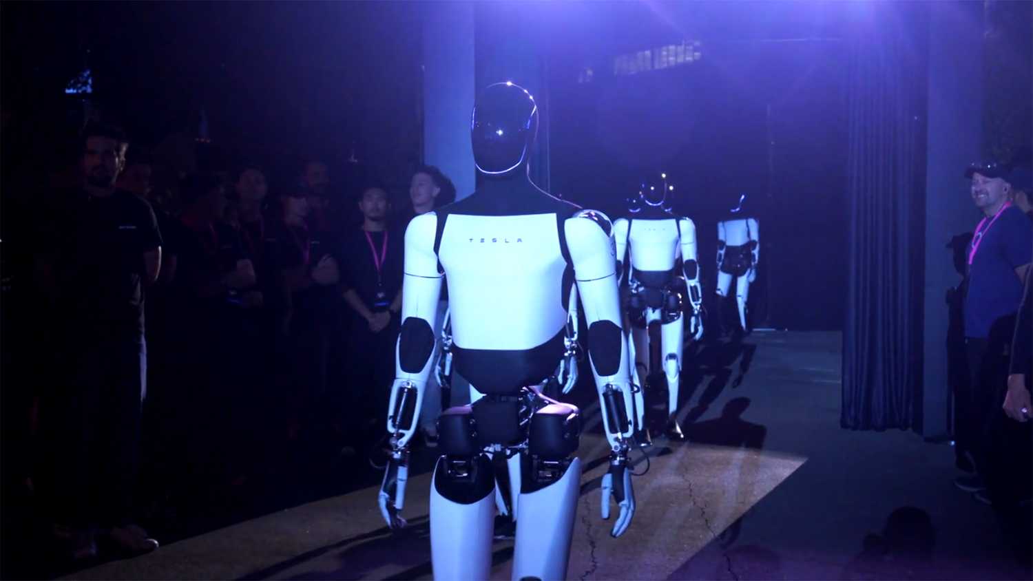 From autonomous cars to nightmare robots: 3 big reveals from Tesla's ...