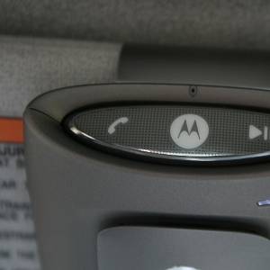 Motorola T505 Bluetooth In-Car Speaker and Digital FM Transmitter