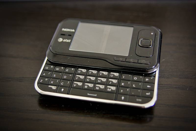 Nokia 6790 Surge