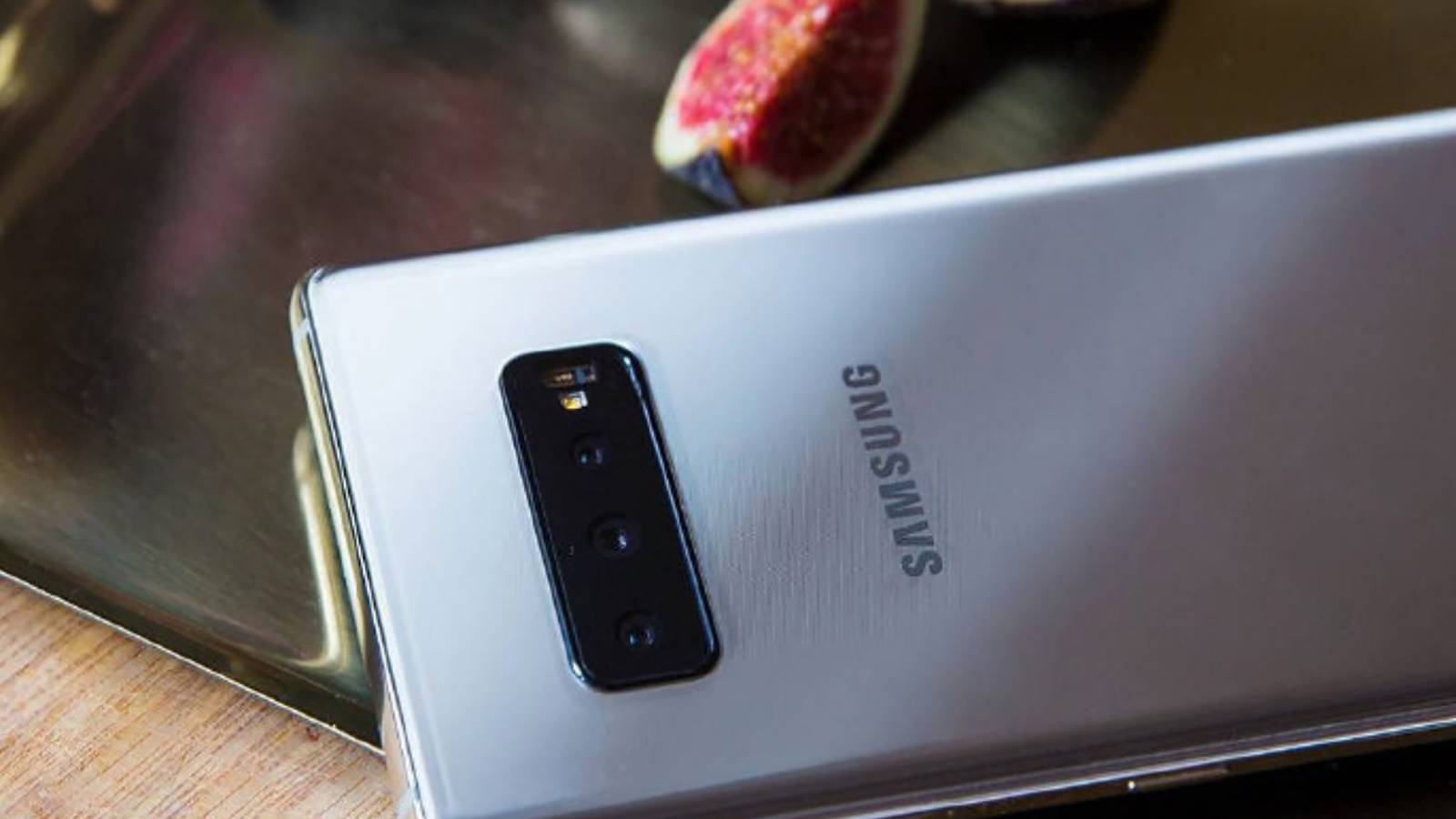 Samsung Galaxy S10+ leak shows triple-lens rear camera