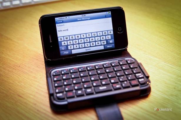 TypeTop Bluetooth Mini Keyboard Case for iPhone 4 hands-on