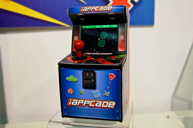 iAppCade iPhone arcade cabinet works without Bluetooth (pictures)