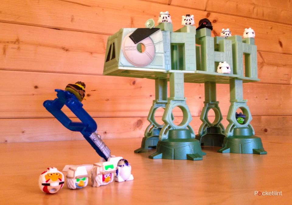 Star Wars Angry Birds AT-AT battle game pictures and hands-on