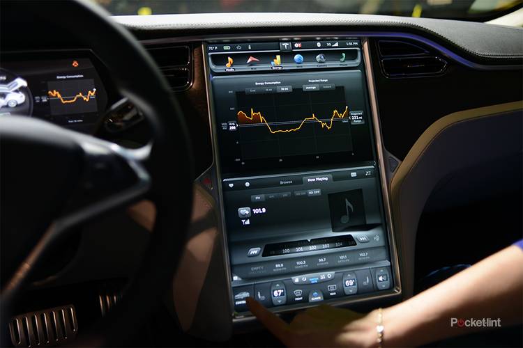 Tesla Model S 17-inch screen pictures and hands-on