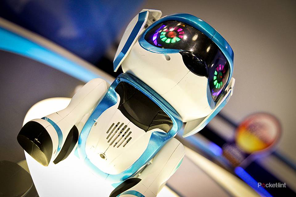 Teksta the Robotic Puppy (2013) pictures and hands-on