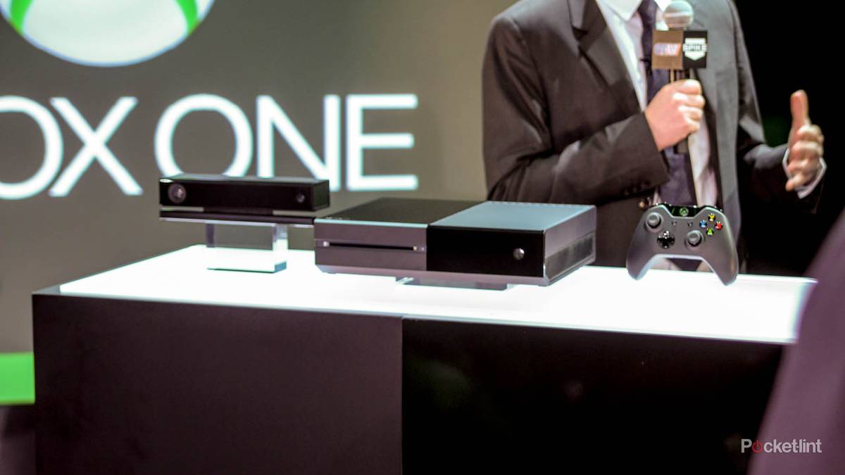 Xbox One: A first look at the new console, Kinect and controller