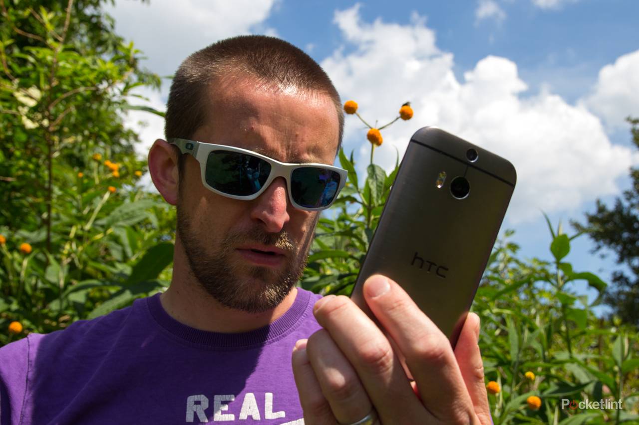 Help! The sun is shining! Why can't I see my smartphone screen?