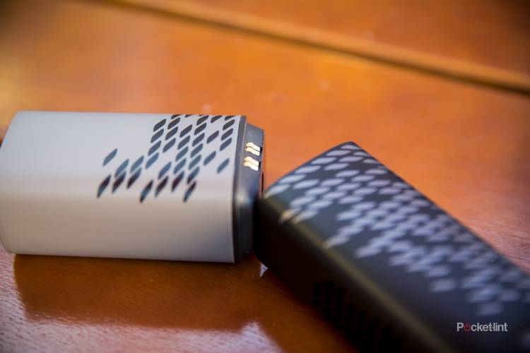 Upp hydrogen fuel cell phone charger now available in Apple Stores, we ...
