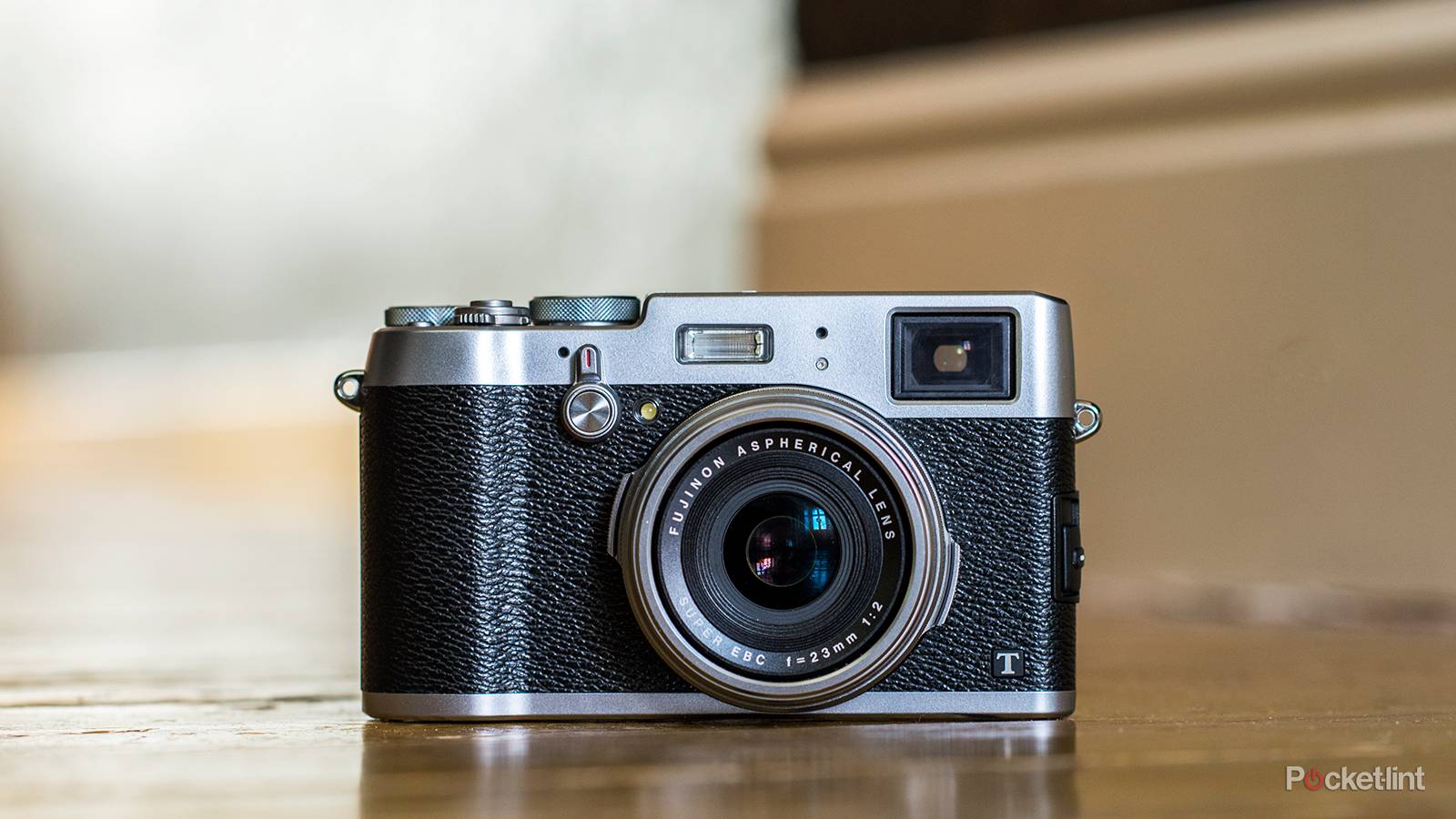 Fujifilm X100T review: Naughty but niche